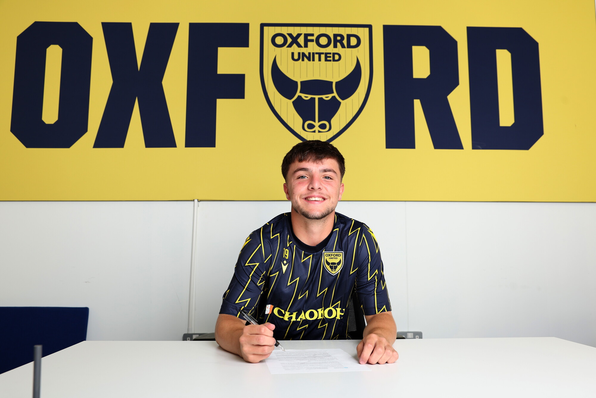 Tyler Goodrham Extends Oxford United Contract | Oxford United Football Club